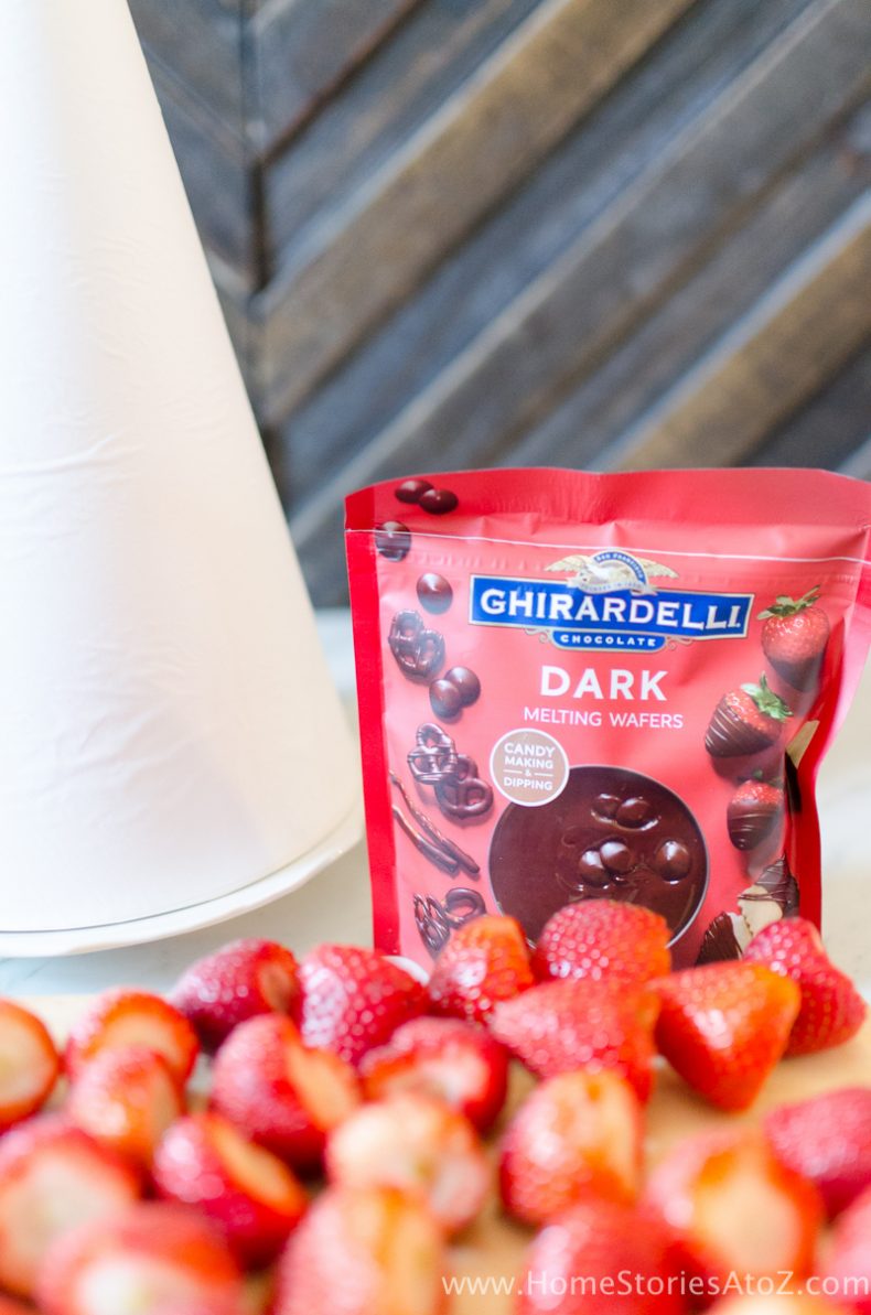 Christmas Desserts: Chocolate Covered Strawberry Christmas Tree