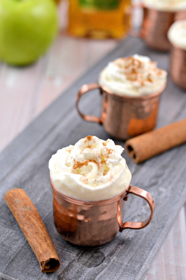 10+ Boozy Holiday Cocktail Recipes