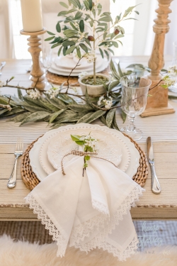 Spring Table Settings: How to Create a Gorgeous Spring Table