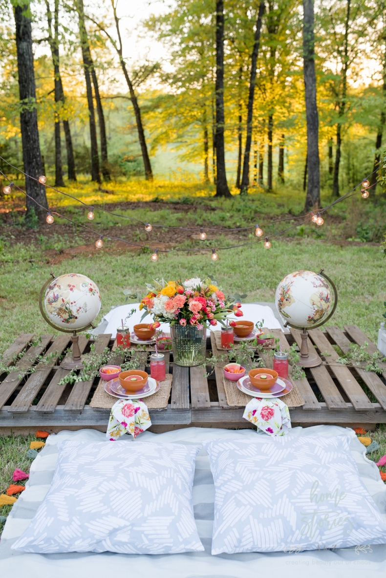 Beautiful & Chic Boho Outdoor Table Setting