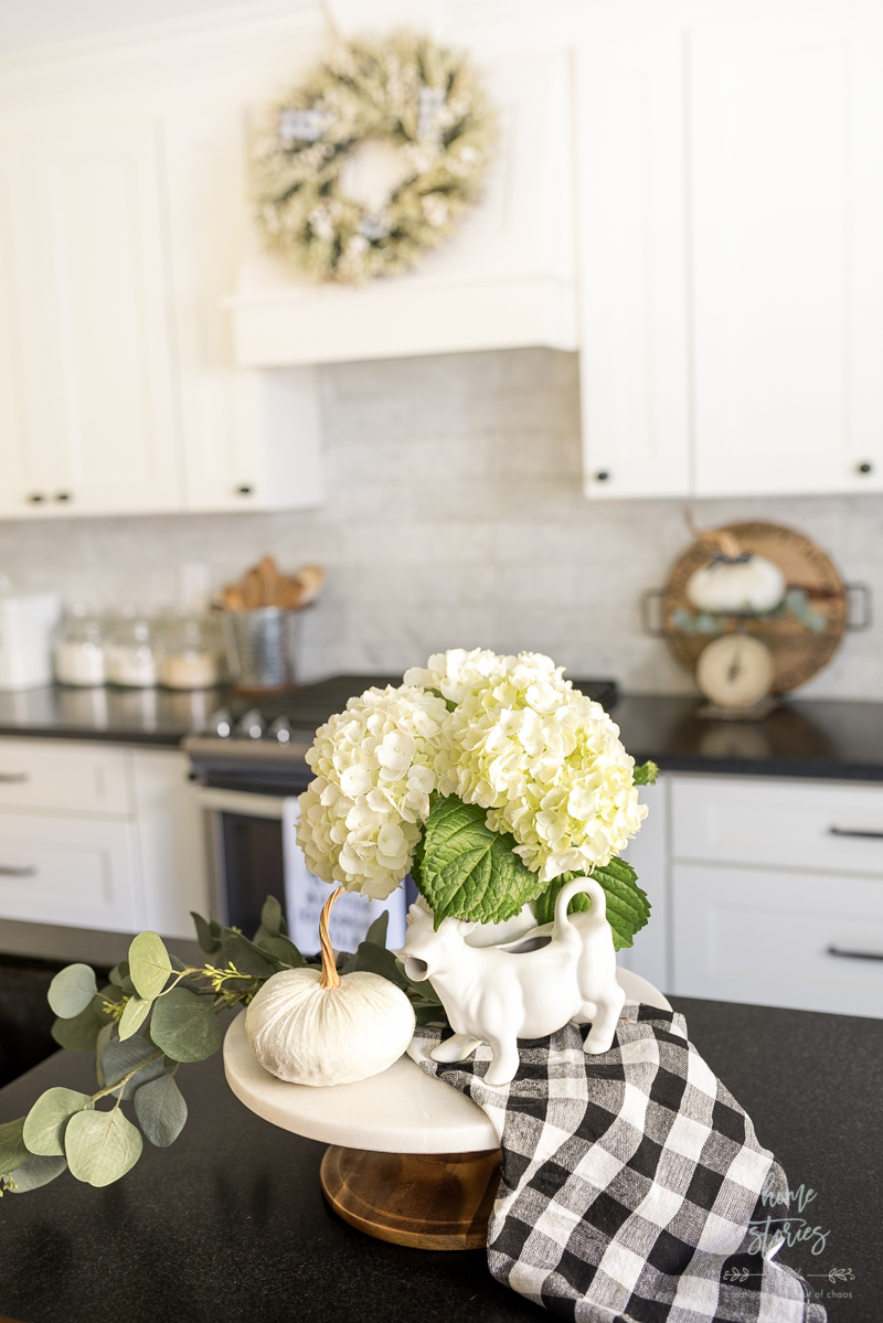 Fall Decor Ideas: Beautiful Flower Arrangements and Vignettes for Fall