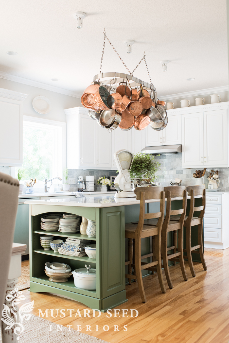 Kitchen Island Paint Colors: Gorgeous Paint Colors for Your Kitchen