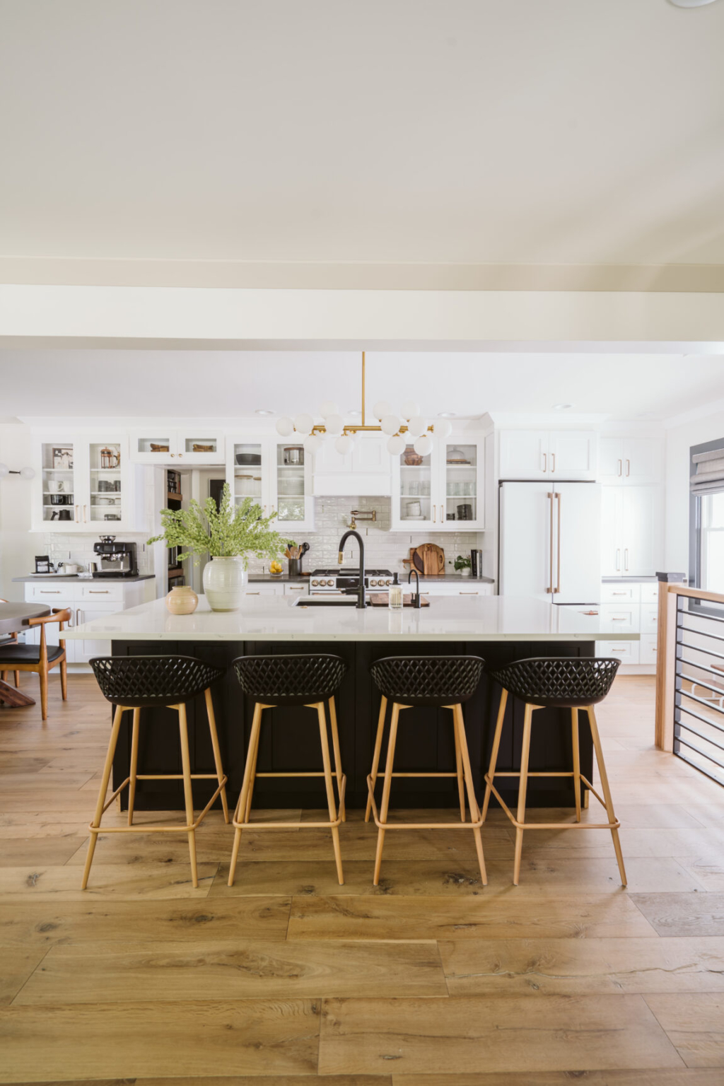Kitchen Island Paint Colors: Gorgeous Paint Colors for Your Kitchen