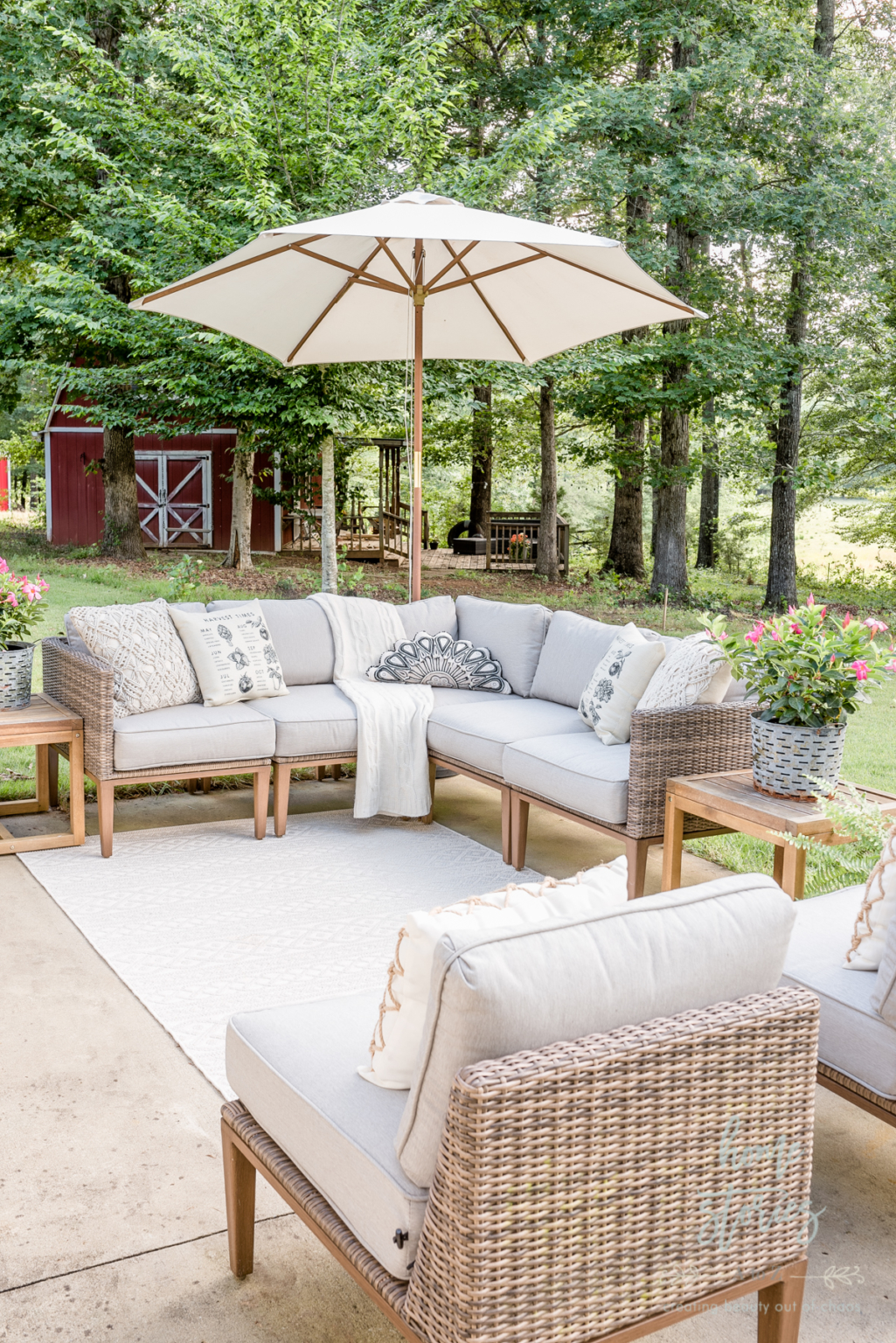 Summer Entertaining Tips: How to Host a Fabulous Summer Gathering