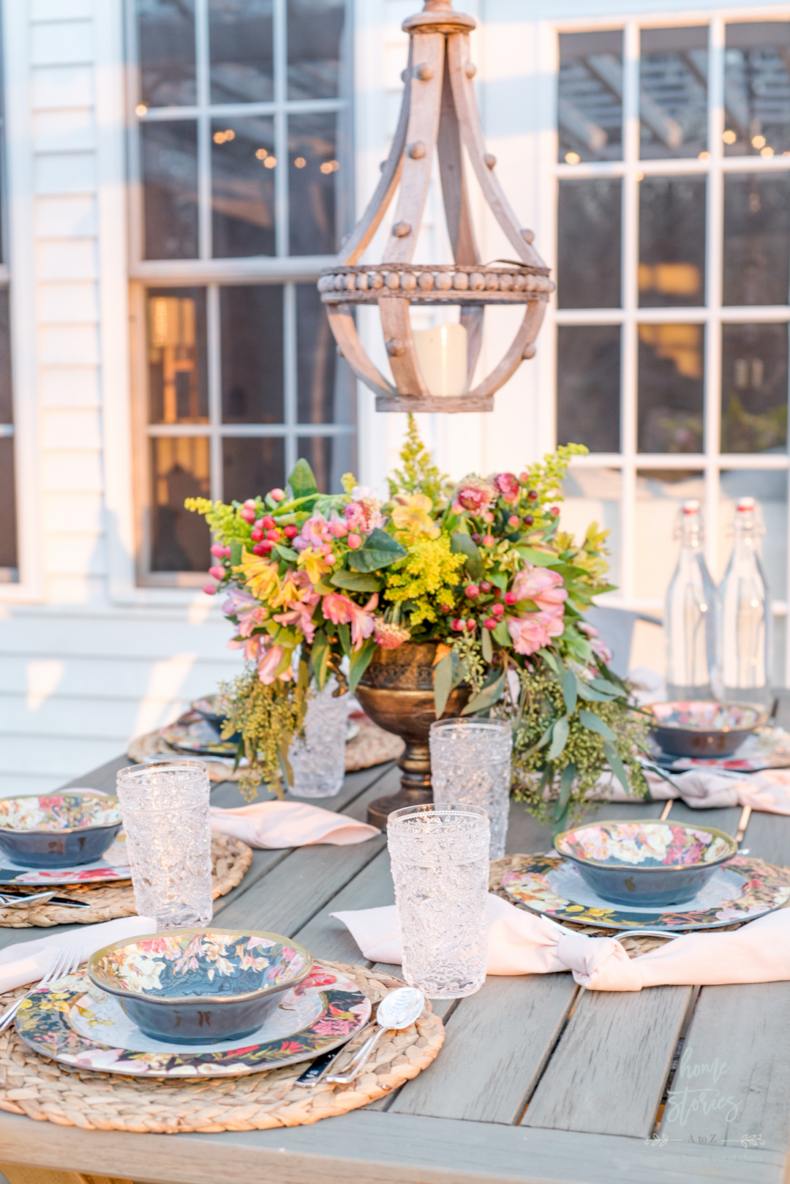 Outdoor Entertaining Tips | Spring Florals Outdoor Table Setting